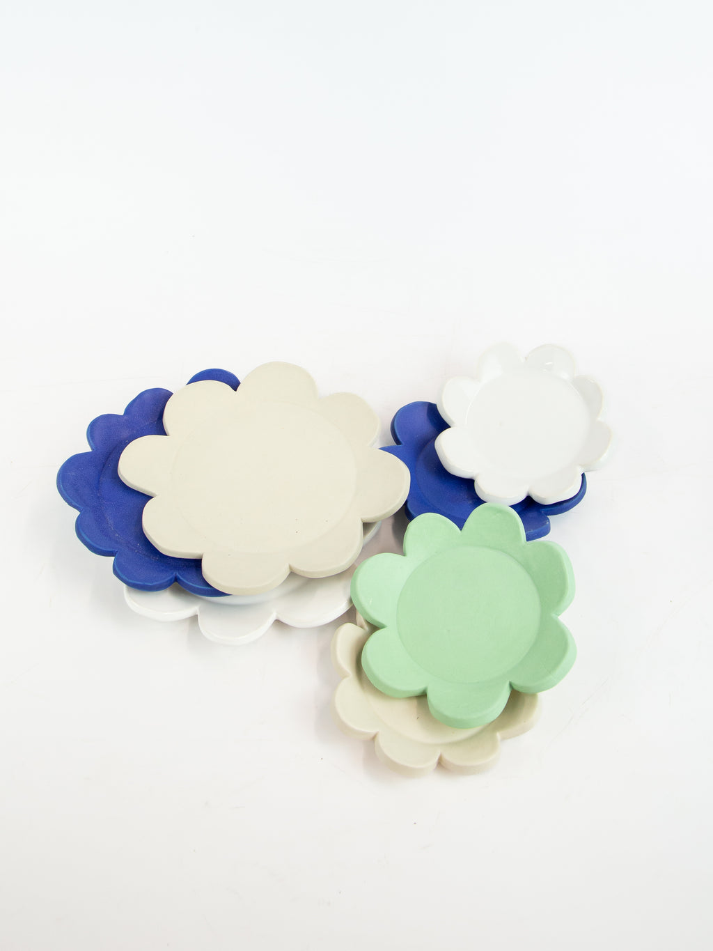 ARIUM CLAYWORKS - Flower Petal Saucers – ARIUM BOTANICALS